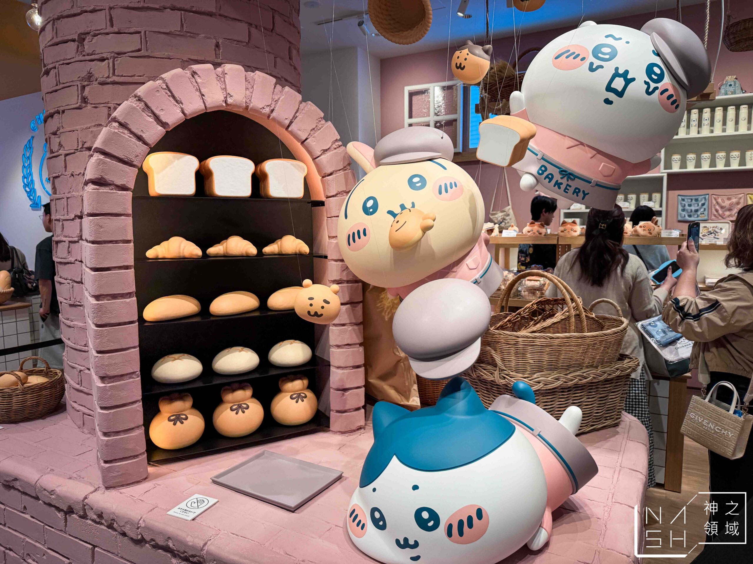 【東京原宿美食】吉伊卡哇 CHIIKAWA BAKERY 可愛登場！限定造型麵包＋原創周邊必逛打卡點 @Nash，神之領域